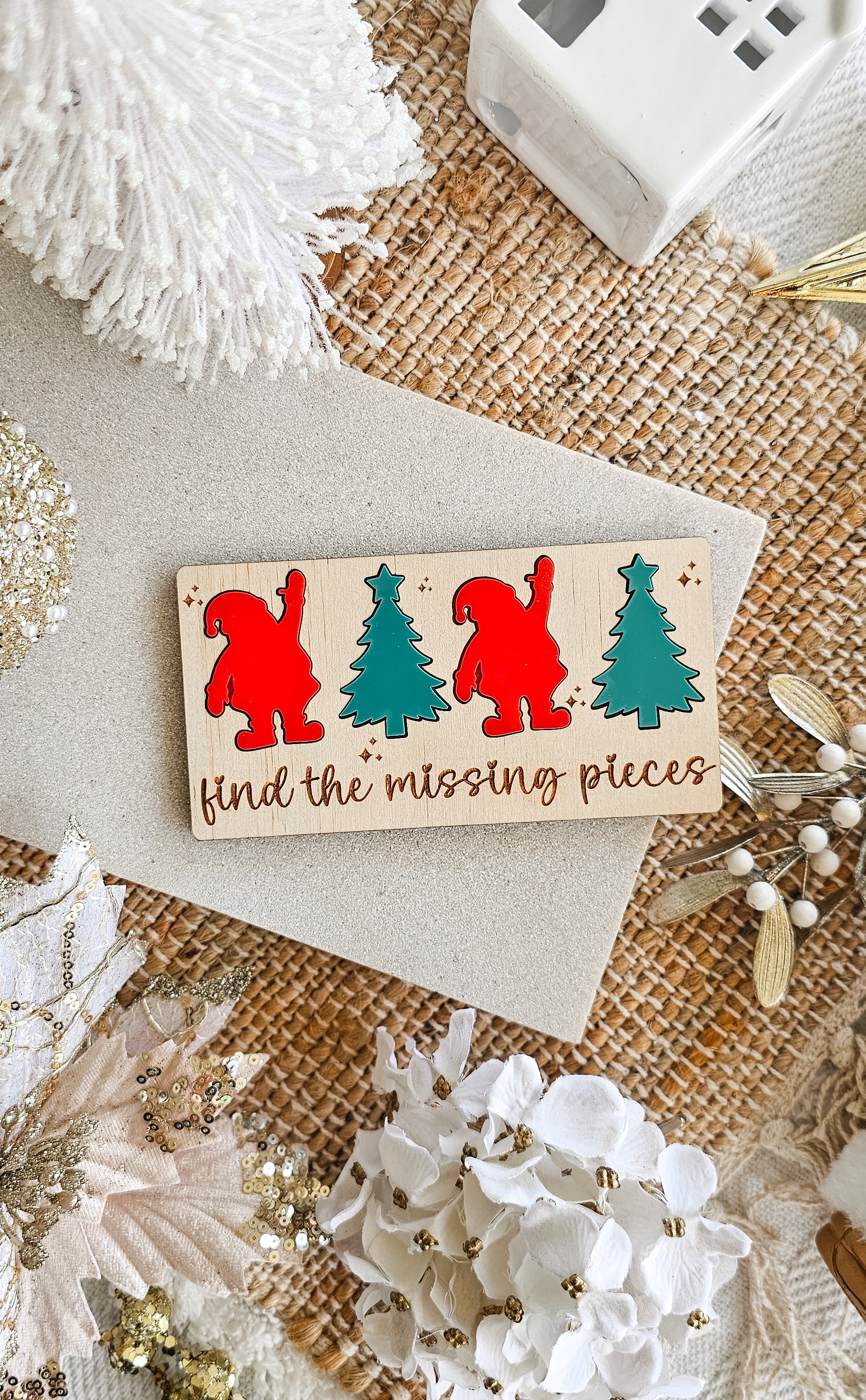 Elf Find the missing pieces game – Love, Abby